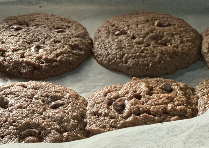 Winter indulgence – Chocolate chip cookies - International Energetic ...